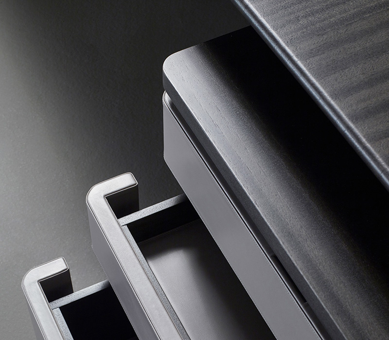 Promemoria | Au Bout de la Nuit: Desk in Wood, Bronze and Leather