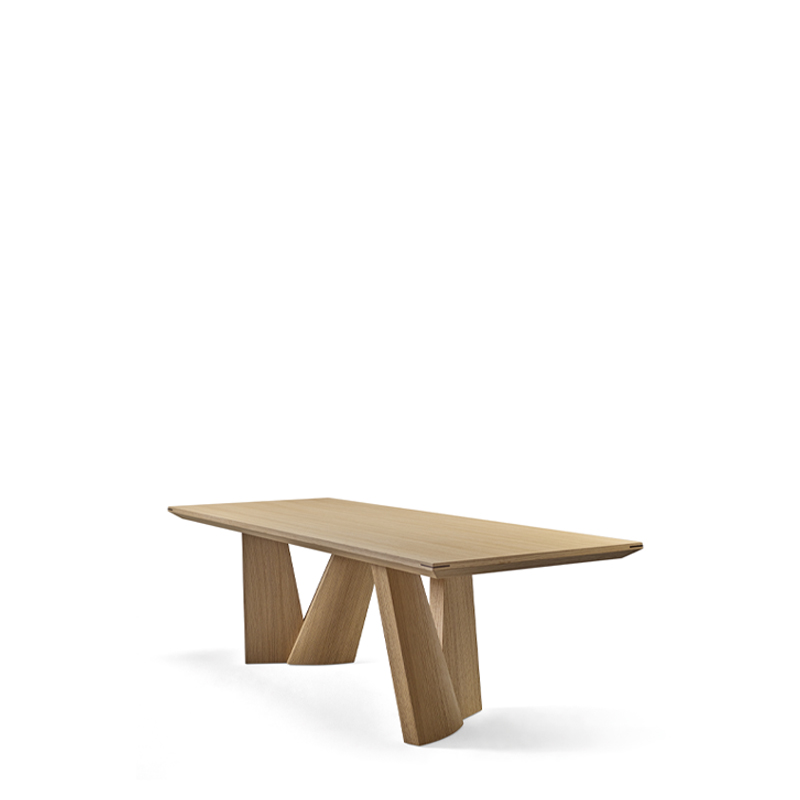 Rolando: monumental dining table in white Carrara marble | Promemoria